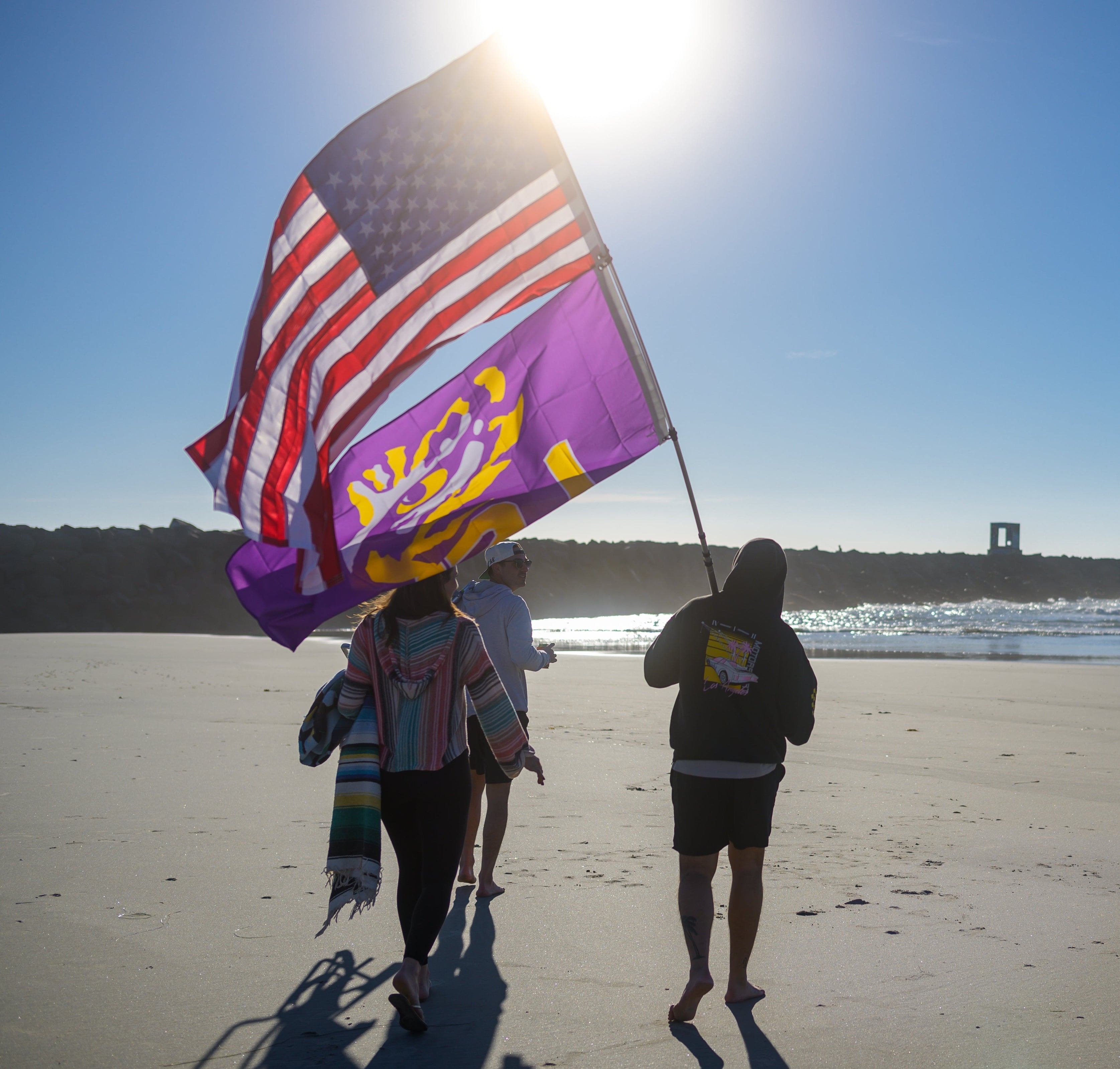 Pack Like a Pro: 10 Beach Bag Essentials – Flagpole To-Go